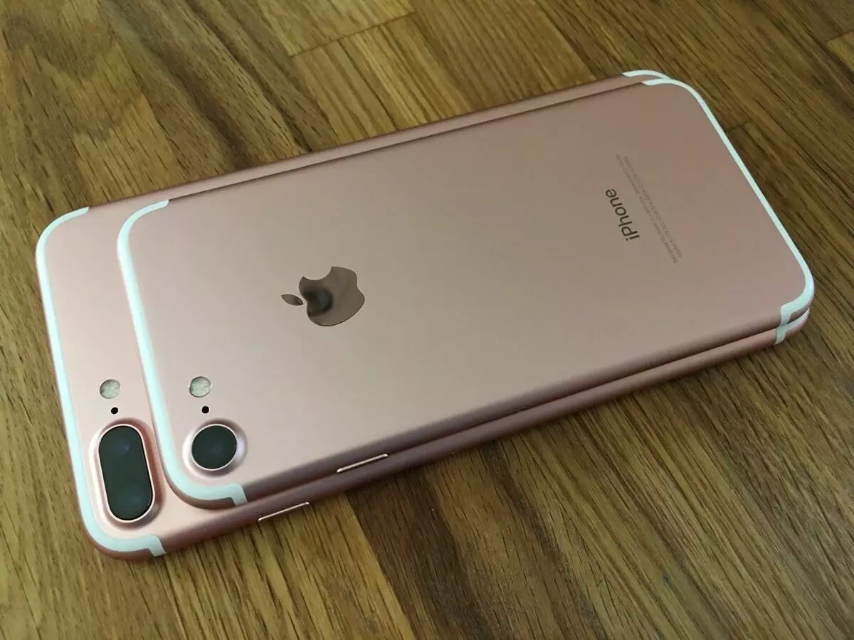 Apple iPhone 7 gbakwunyere zụrụ Russia ịzụ 55