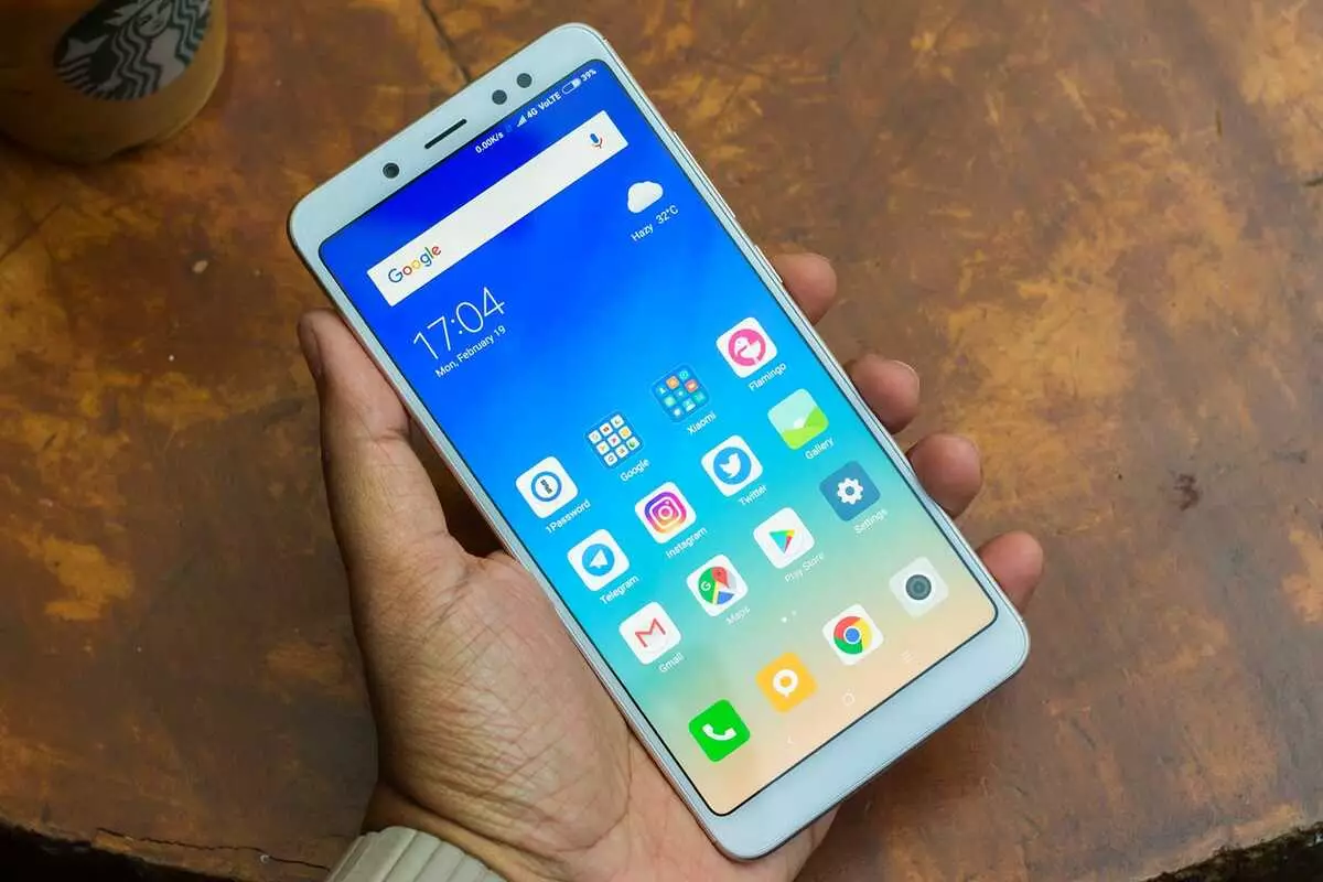 11 Barr smartphones Xiaomi is inmhianaithe sa Rúis 19024_2