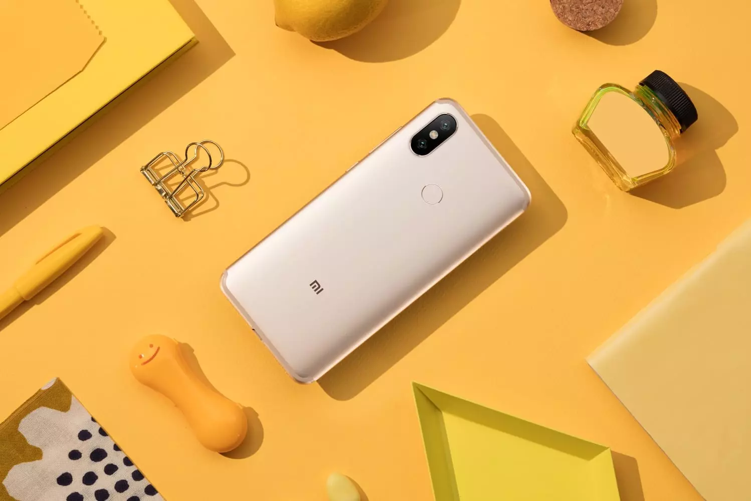 Belle xiaomi mi 6X sur des images officielles en cinq couleurs 19554_7