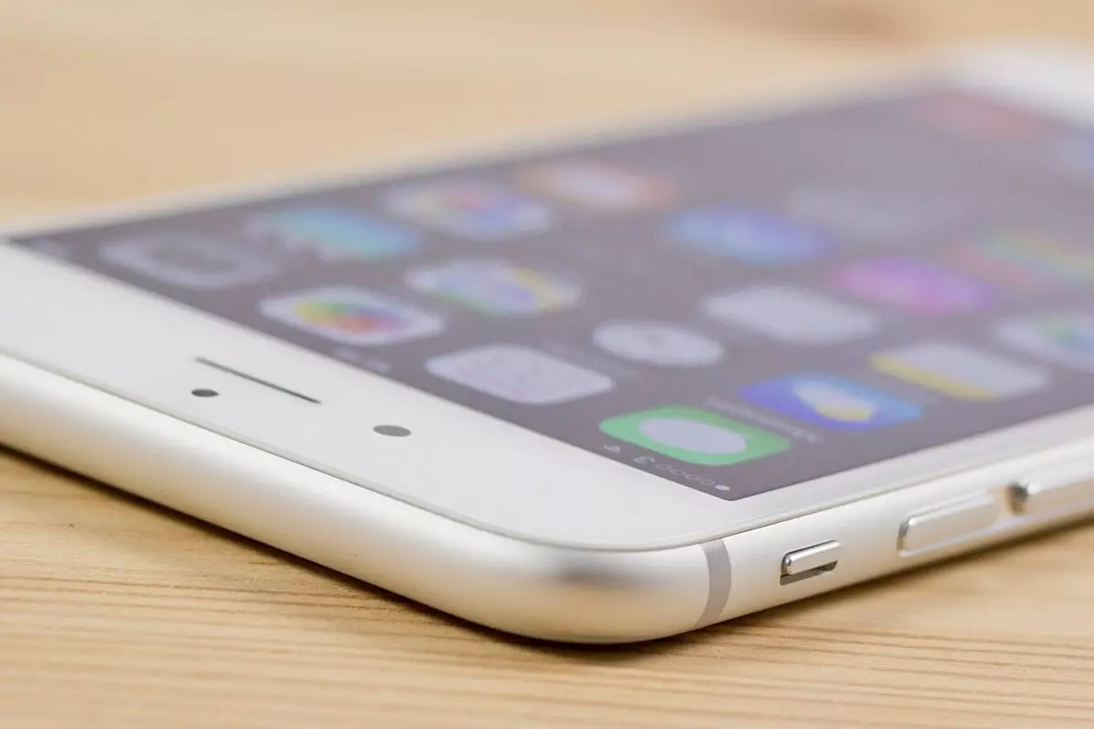 Apple bakal ngamimitian ngajual iPhone 6 sareng iPhone 5s 5s ti 64 GB di Rusia