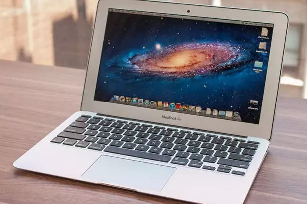 照片的MacBook Air 12視網膜與上一代相比，