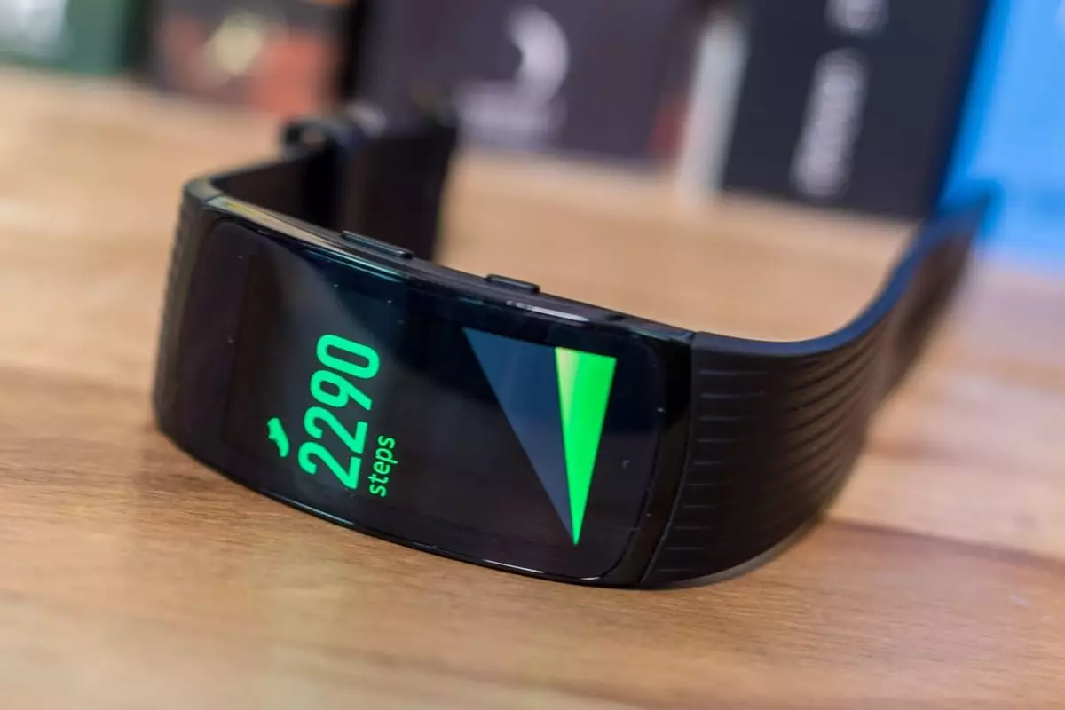 Xiaomi Mi Band 4 - основната характеристика, която ще получите най-добрите спортни гривна 19977_2