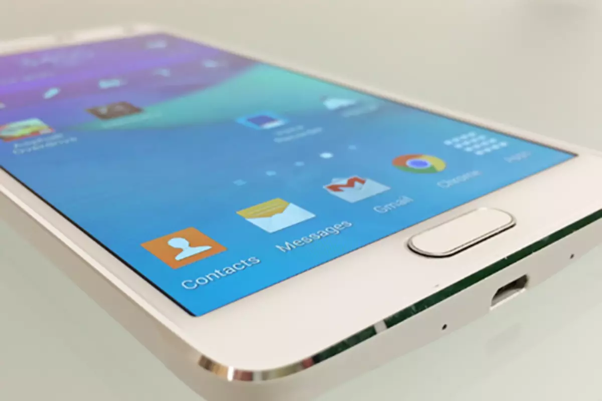 Samsung Galaxy S6 saab 5,5-tollise ekraani ja metalli puhul