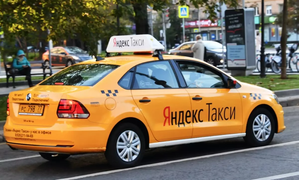 Yandex.Taxi do të rrisë në masë të madhe çmimet e udhëtimit për shkak të ligjit të ri 20387_2