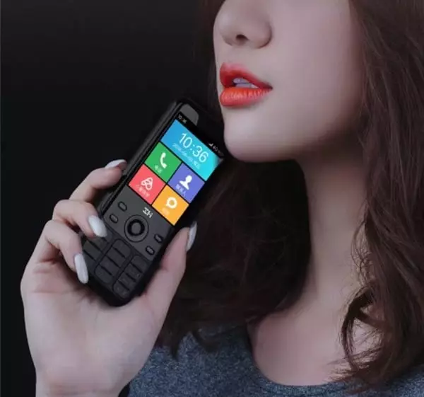 Xiaomi lançou um novo telefone de botão com uma grande bateria e suporte 4G 20703_1