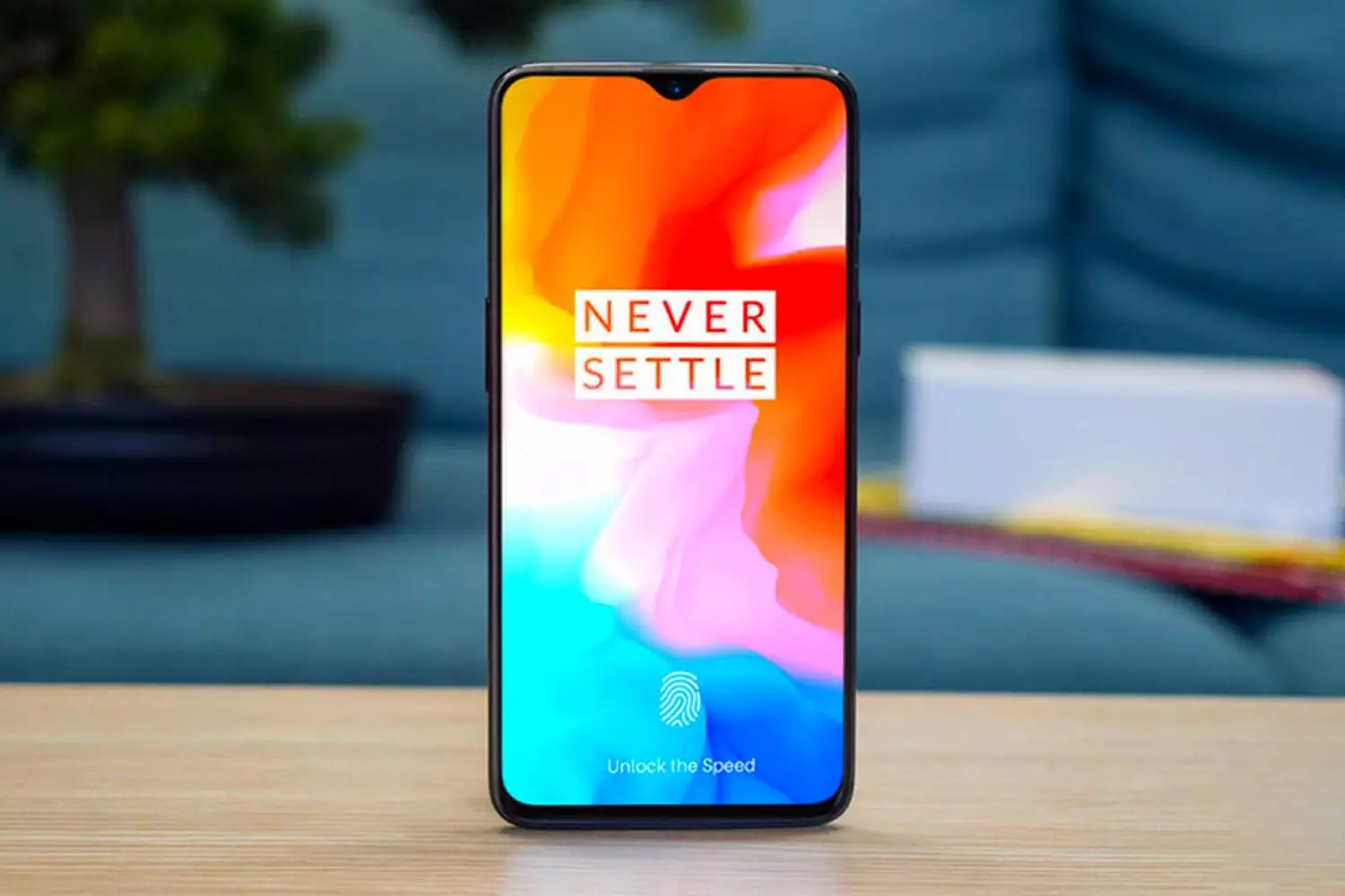 තිරයේ මුද්රණ ස්කෑනරය සමඟ ONEPLUS 6T ONPLUS 6T ඉදිරිපත් කළ දිනය නිල වශයෙන් නිවේදනය කළේය 20723_1