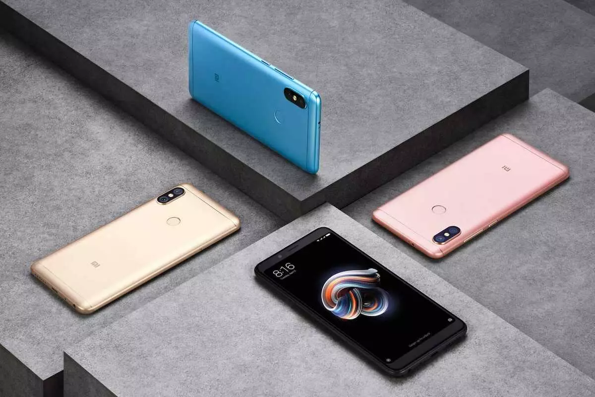 Smartphone Xiaomi redmi Nota 5 verpletterende sterk in duie gestort in prys 21618_1