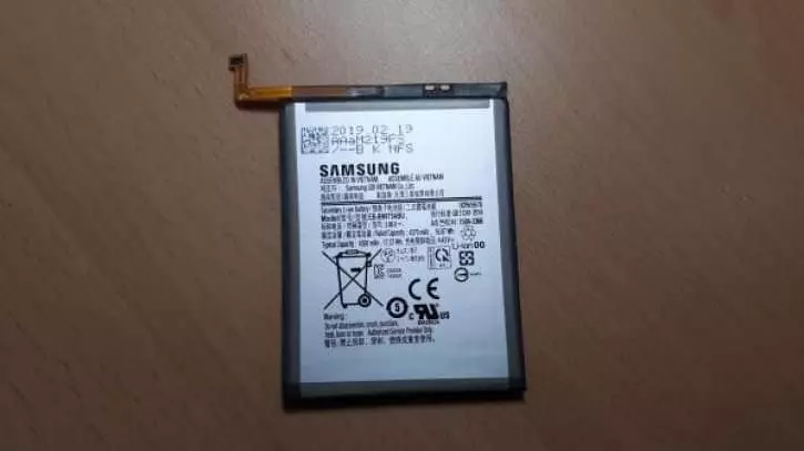 Samsung Galaxy Искәрмә 10 PR җәмәгатьчелек белән 21965_2