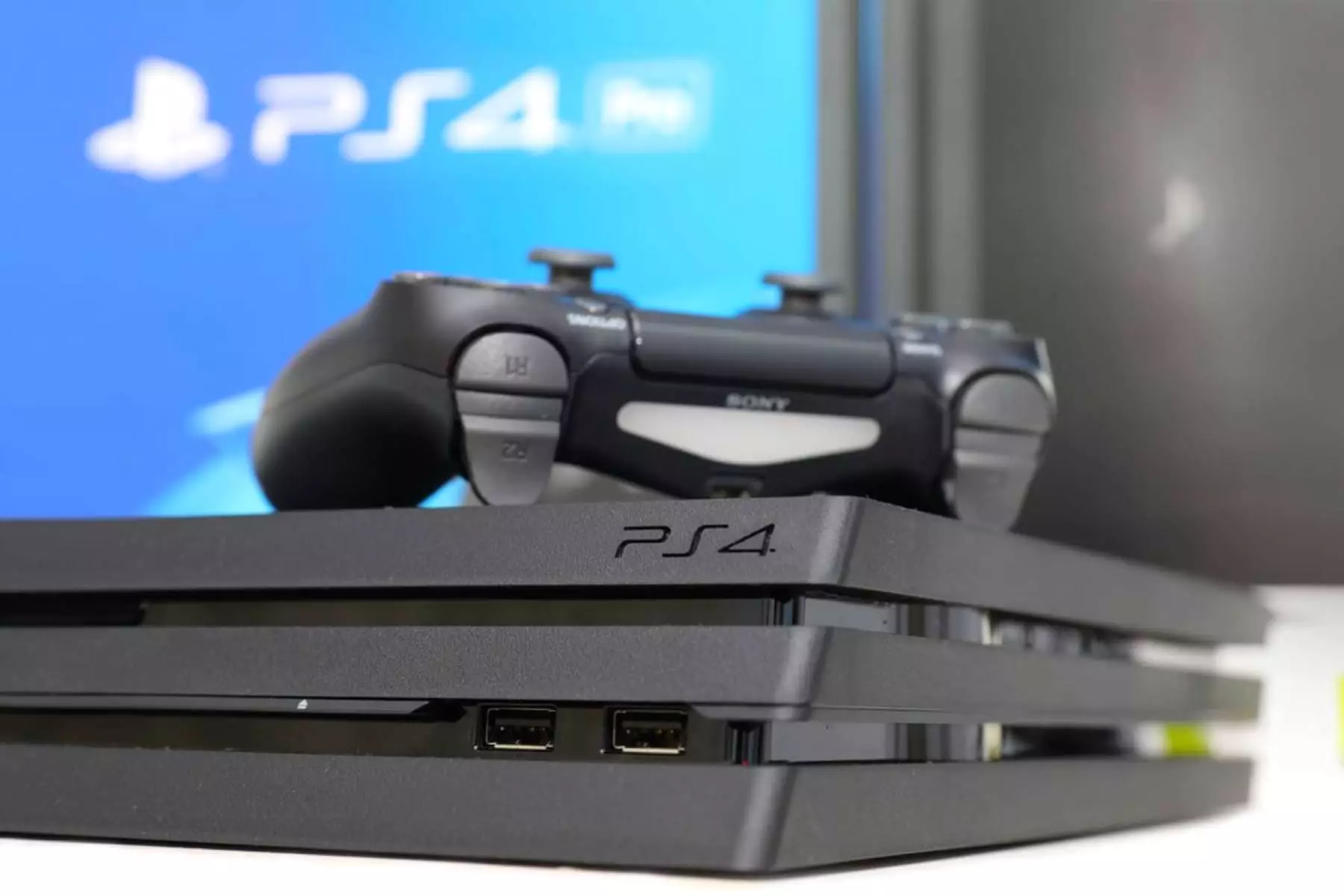 Sony sloech de priis fan 'e spielkonsole PlayStation 4 twa kear yn alle lannen fan' e wrâld 219_1
