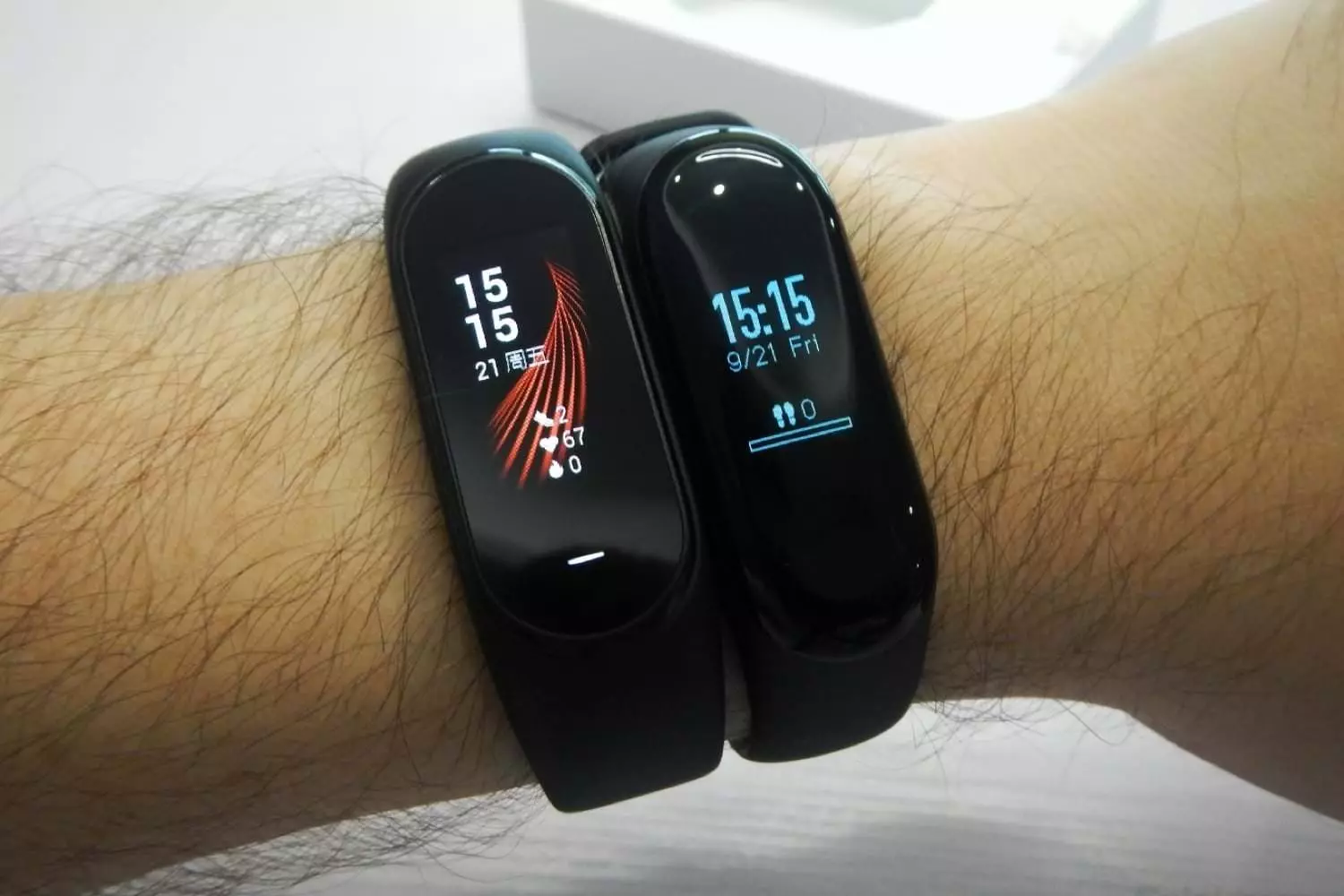 La ĉefa trajto de Xiaomi Mi Band 4 Pro riparis ĉiujn en ŝoko 22483_1