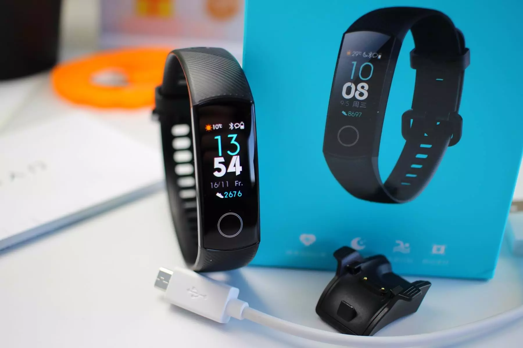 Xiaomi Mi Band 4 Struck All Buyers. 22737_1