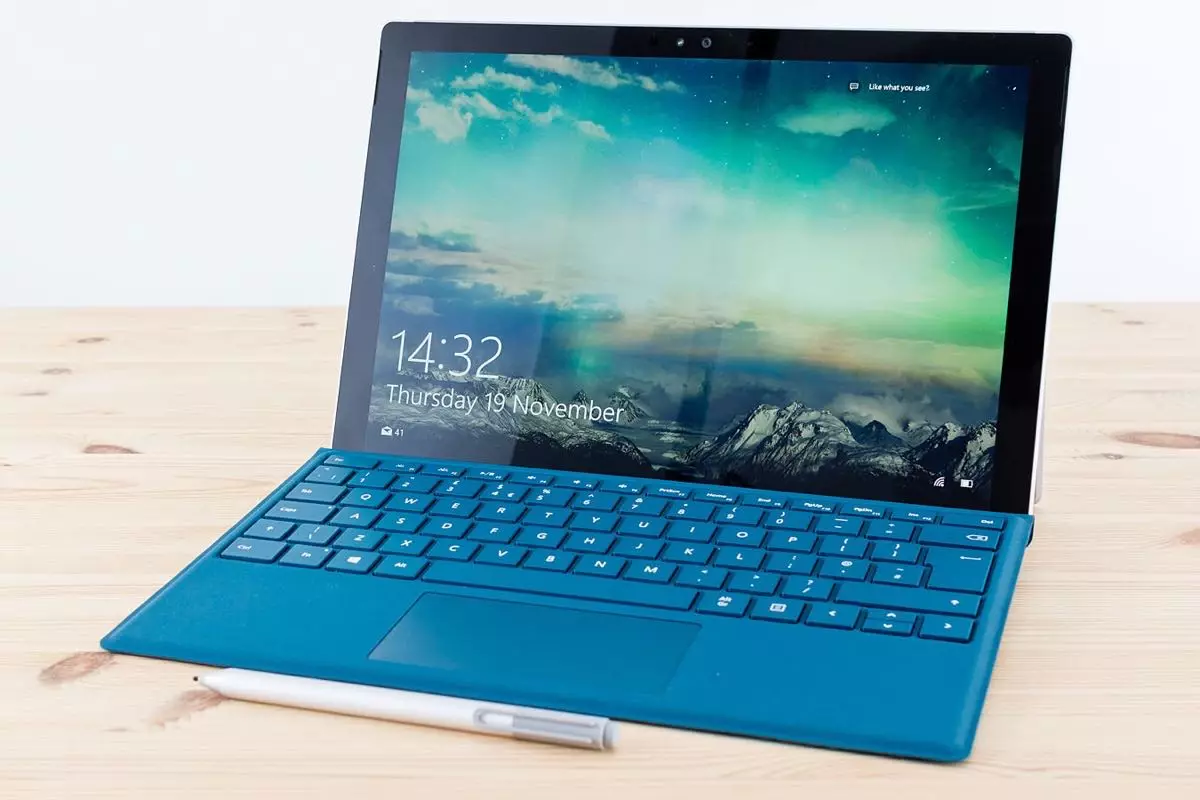 Náklady na Microsoft Surface Pro 4 klesly o 269 dolarů v předvečer vydání nové generace