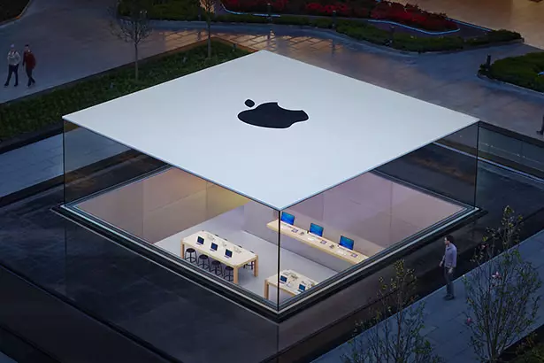 Dibe ku îsal firotgeha Apple Store li Moskowê xuya bibe