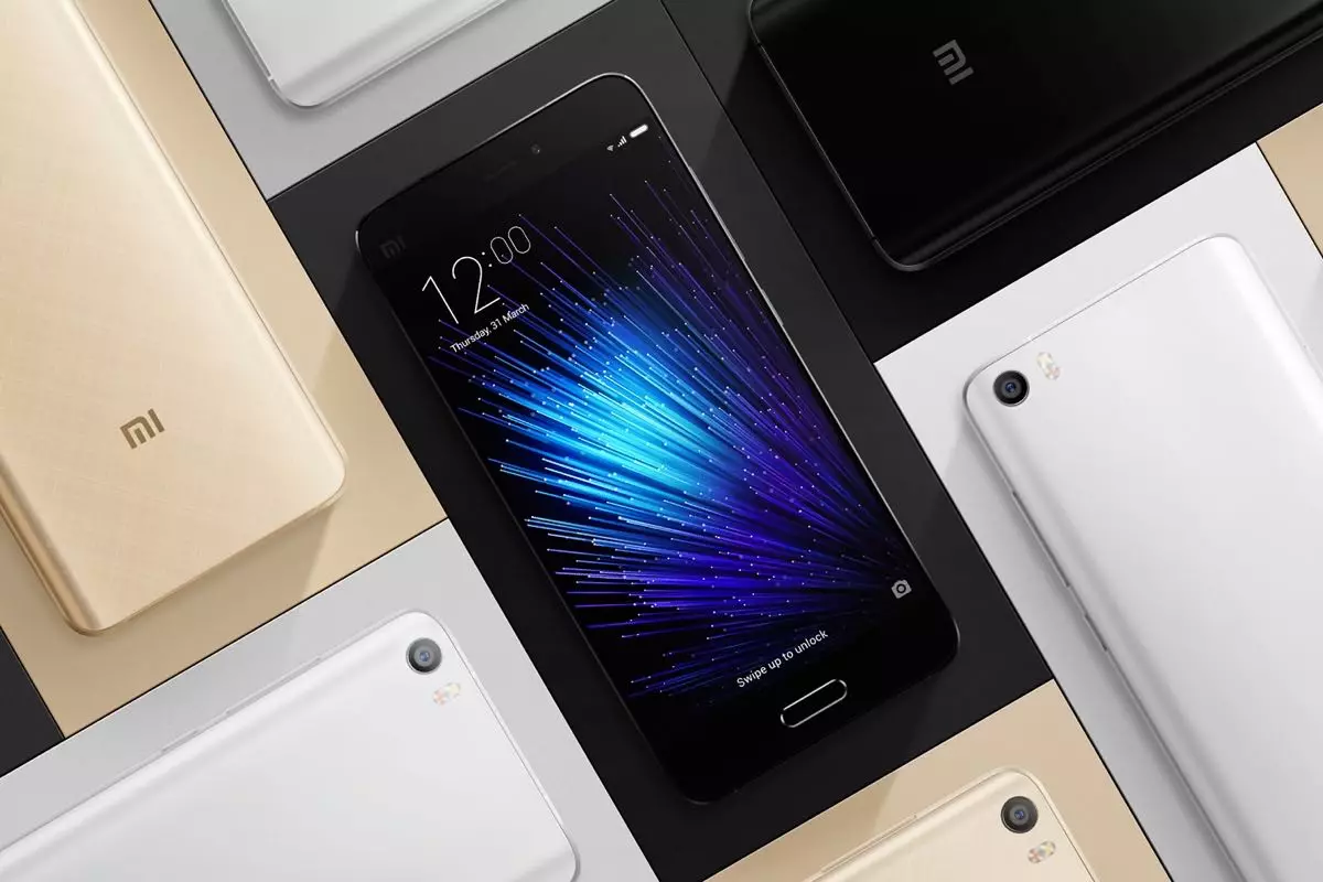 Paménta pikeun Smartphone Xiaomi di Rusia terus ningkatkeun