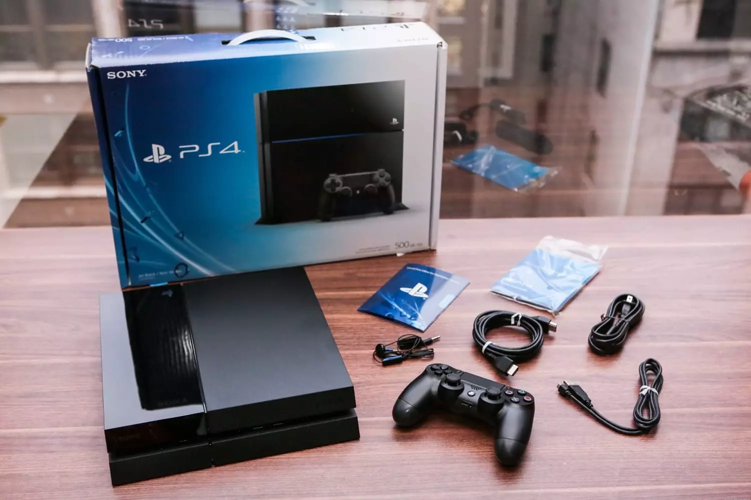 I-Sony Playstation 4 ingathengwa ama-ruble angama-690 23819_3