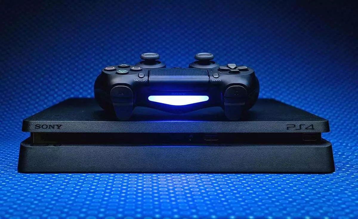 solo i le lalolagi atoa Sony le tau o PlayStation 4 faalua 23897_1