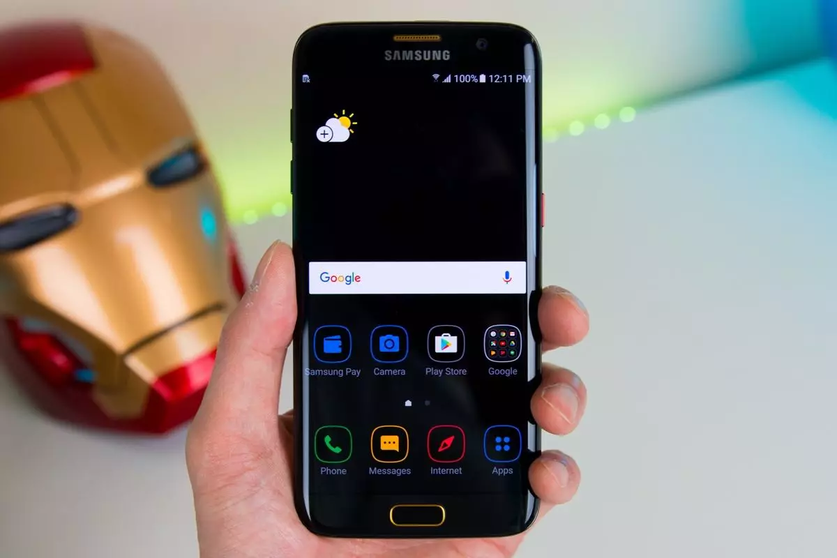 Dva modifikace Smartphone Samsung Galaxy S8 obdrží zakřivenou obrazovku