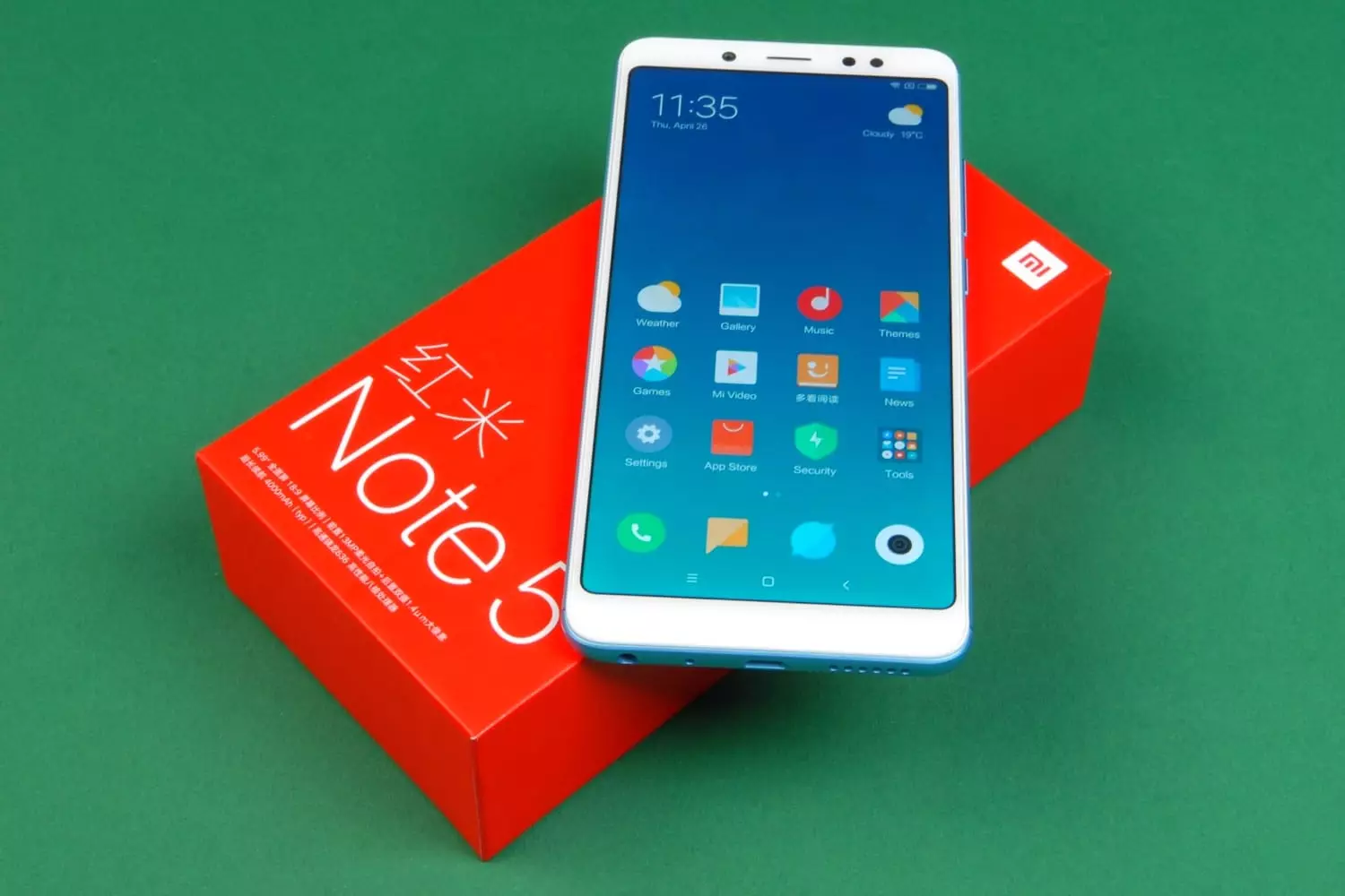 Xiaomi dia nanomboka namokatra smartphones teo ambanin'ny marika hafa 24104_1