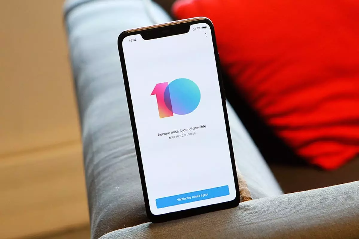 Сиоми соңгы программа тәэминаты MIui 10 өчен Смартфоннар моделе чыгарды 24165_2