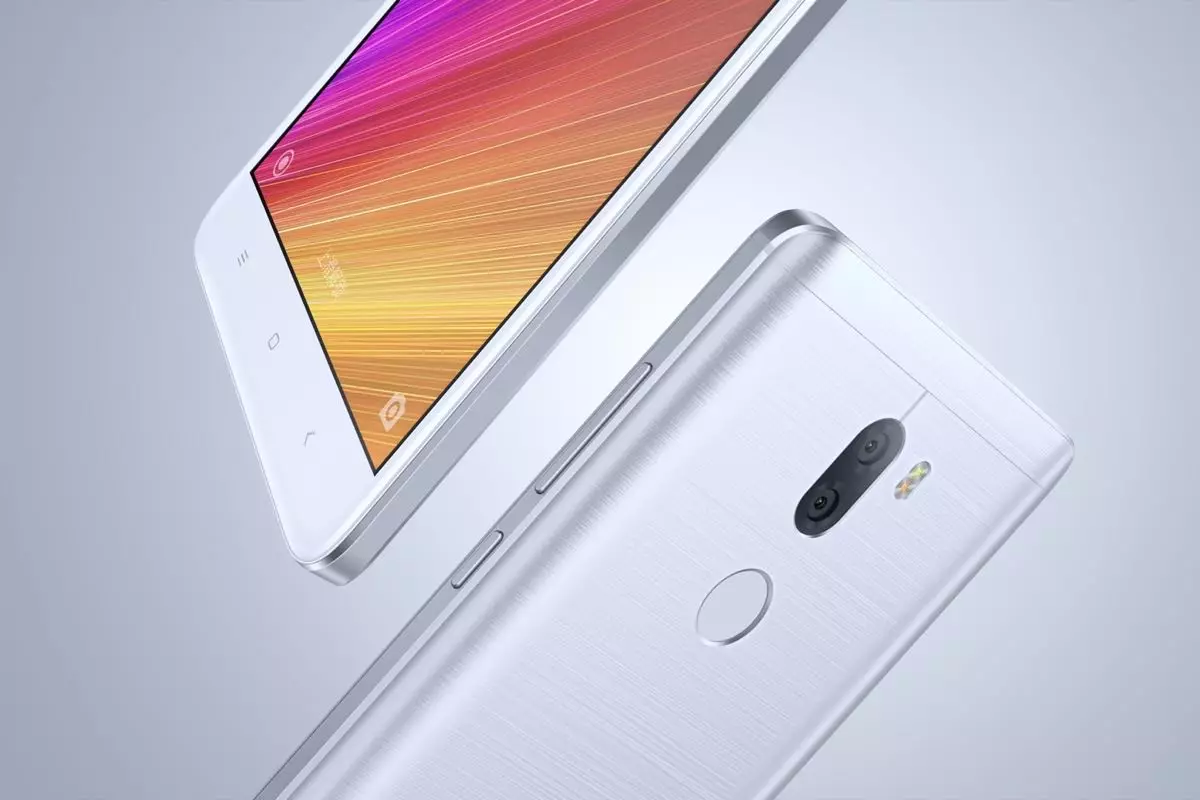 Presentasi saka "Pembunuh" 7 - Xiaomi Mi Cathetan 2 kanthi 8 GB RAM bakal dianakake ing Nopember