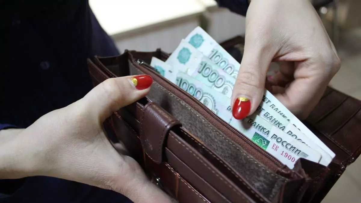 Sberbankは、働いていないロシア人のための単一税を導入しました 24389_1