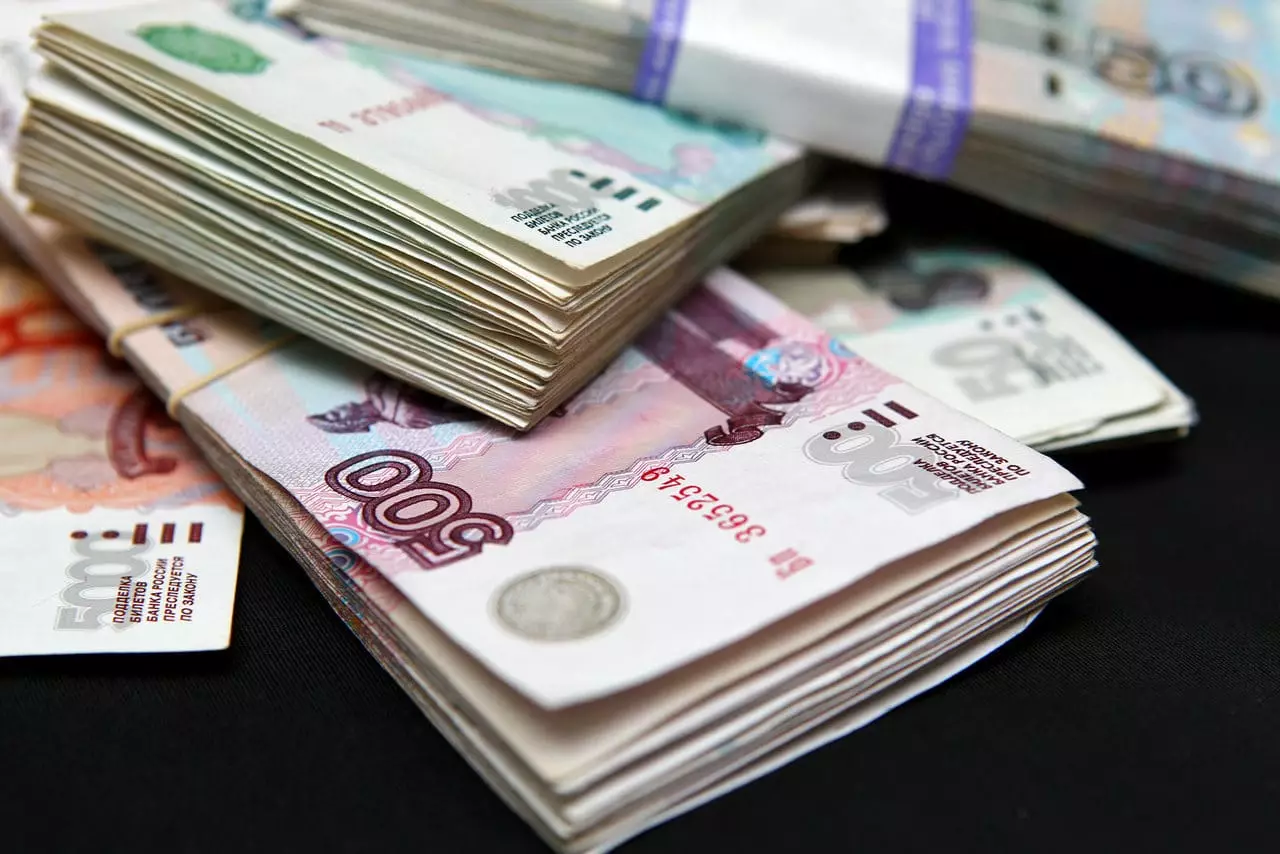 Sberbankは、働いていないロシア人のための単一税を導入しました 24389_3