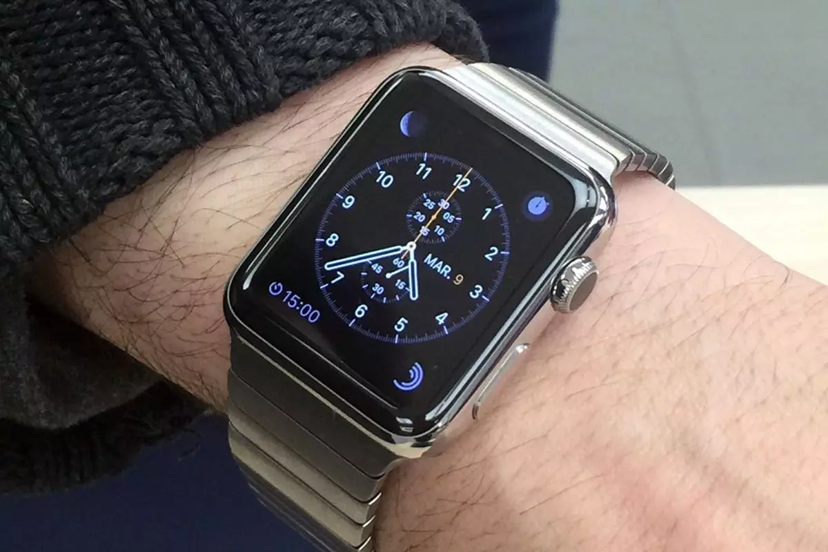 Apple te raple Watchos 3.1.1 firmwèr, konvèti Apple Watch Clock "nan brik"