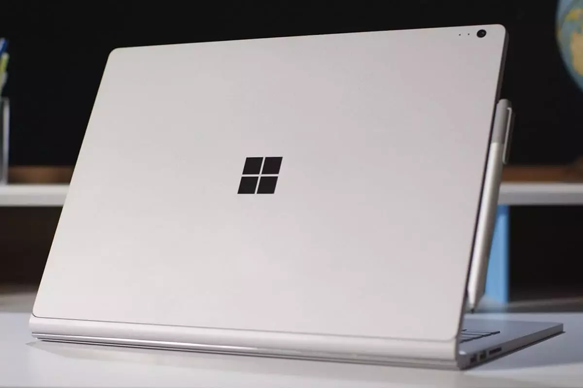 Microsoft Surface Book 2 vil være den vanlige bærbare datamaskinen