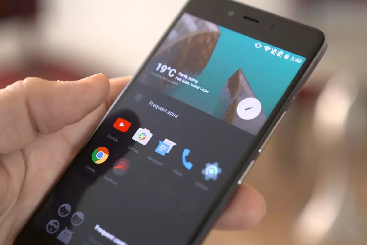 Muat turun Android Sistem Operasi 6.0.1 Marshmallow untuk OnePlus X