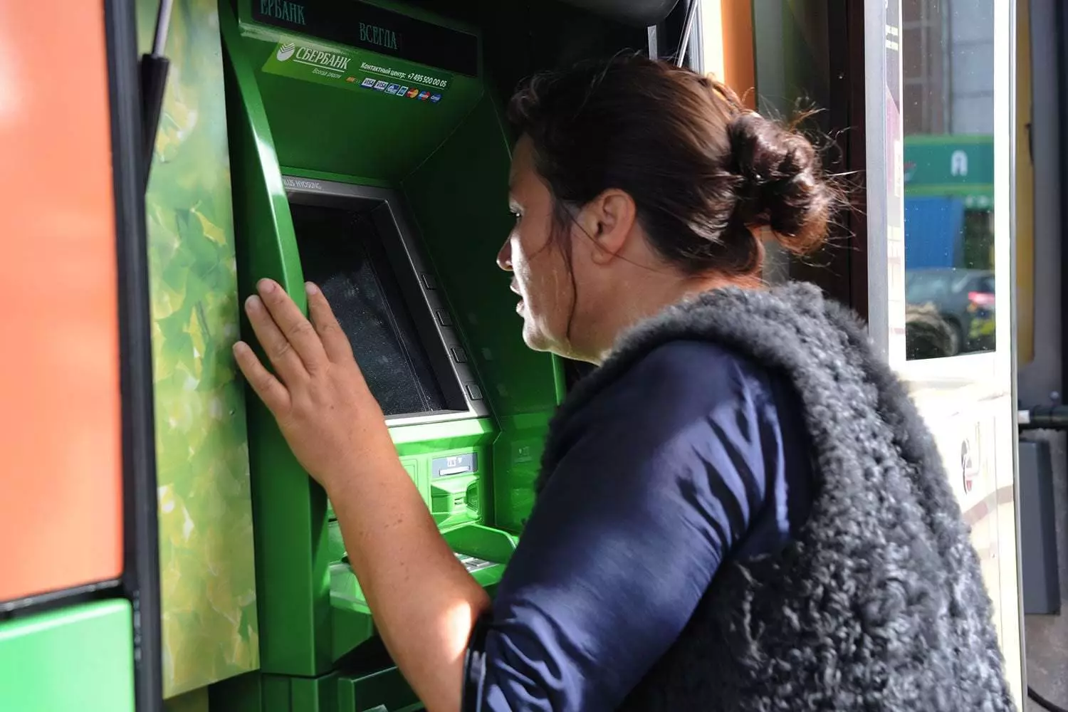 Sberbank adunay nausab nga cash atras sa paggamit sa ATMs 26067_2