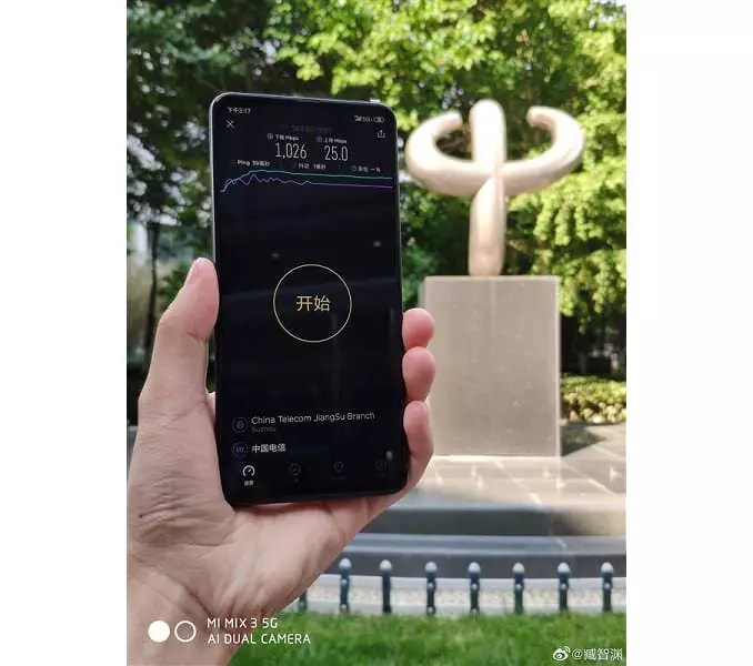 Smartphone Xiaomi instaluar një rekord të çmendur, i cili nuk ka ëndërr për Samsung Galaxy S10 26186_2