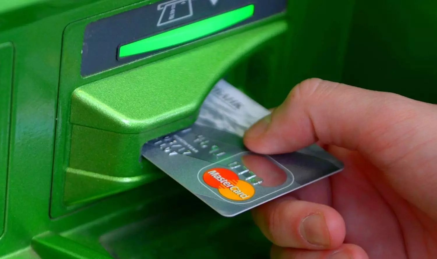 O Sberbank lançou o cartão bancário mais lucrativo com bônus de registro 
