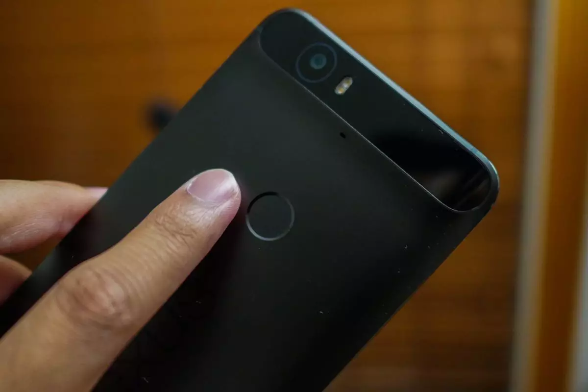 Jinsi ya Kuangalia Utangazaji wa Kuishi wa Uwasilishaji wa Simu za mkononi za Google Pixel na Pixel XL