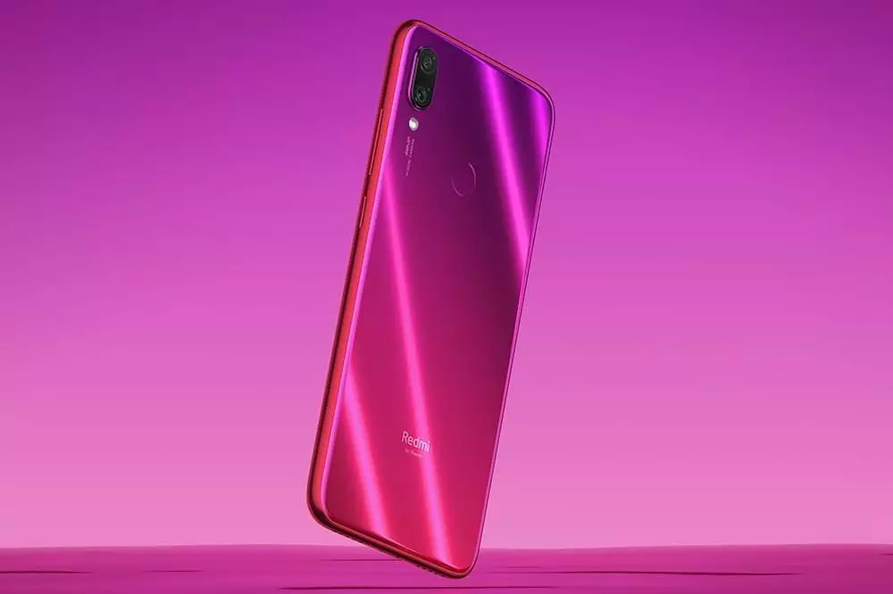 Xiaomi Redmi 7 មានការភ្ញាក់ផ្អើលយ៉ាងខ្លាំងចំពោះលក្ខណៈបច្ចេកទេស 26758_3