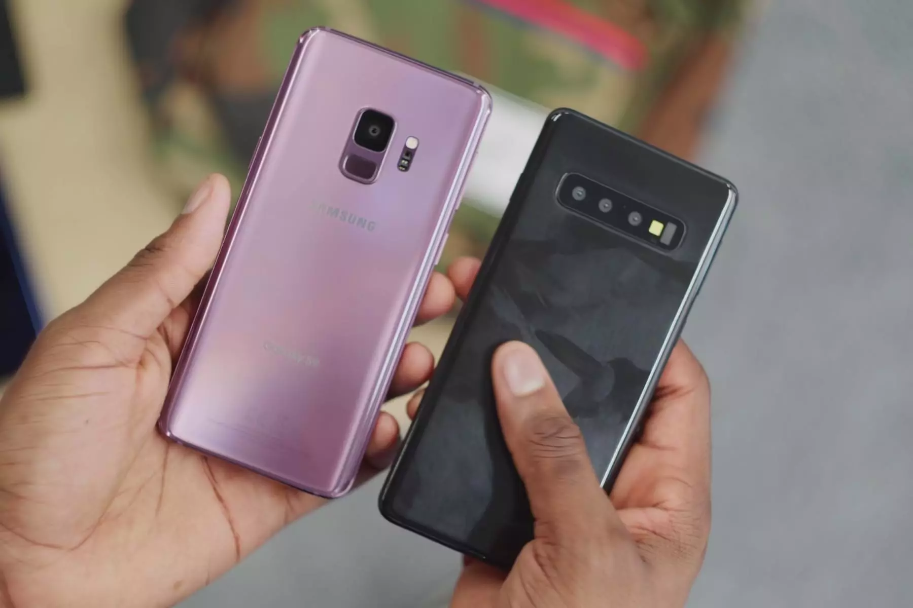 Samsung Galaxy S10E Piene ҳама дар хислатҳои ногаҳонӣ, хусусиятҳо ва нархи девона 26845_1