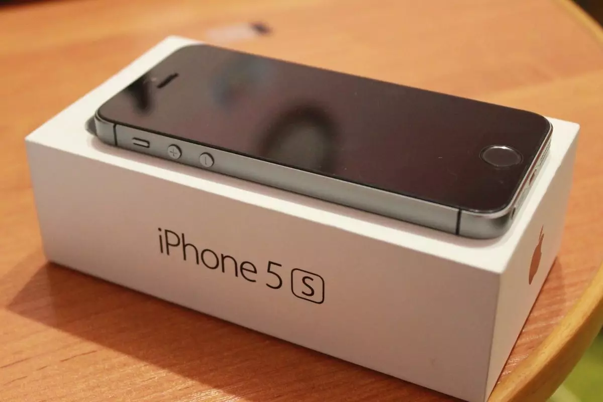 Giá iPhone 5s ở Nga một số thấp nhất trên thế giới