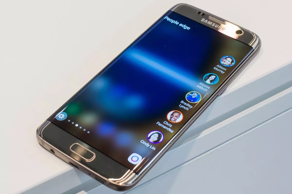 Firotgehên yekem Samsung Galaxy S7 û S7 Edge li benda belaş in