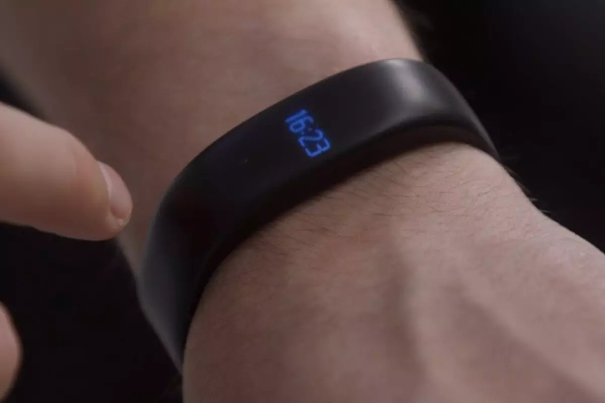 Spiża u skadenzi għall-apparenza ta 'Bracelet Fitness Meizu Fir-Russja