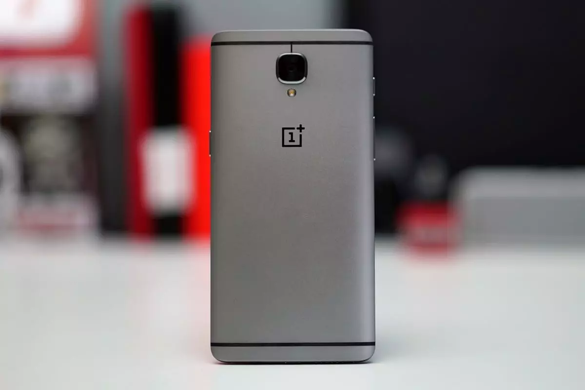 Android 7.1 Nougat xa está dispoñible para o teléfono intelixente de OnePlus 3T.