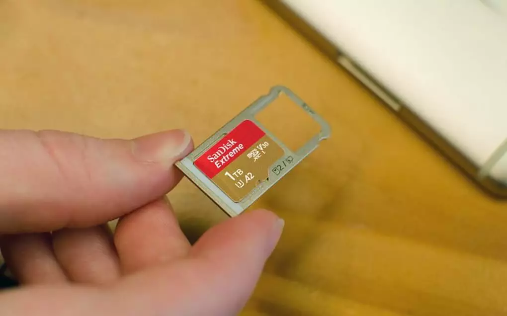 Sandisk lansearre in MicroSD-ûnthâldkaart mei in folume fan 1 TB by in gekke priis 27629_1