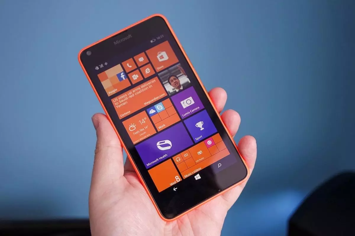 Microsoft Lumia 2。