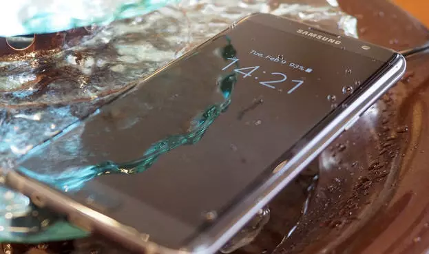 Samsung Galaxy S7 Edge Water 2