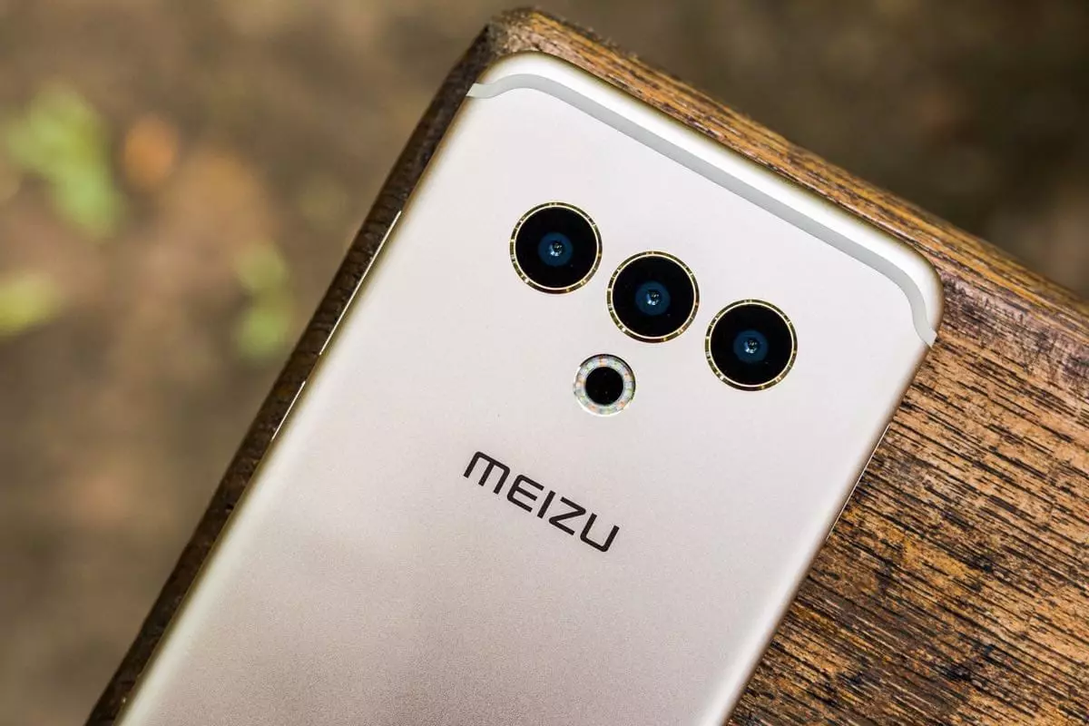 Meizu Pro 7, službene slike - najneobičniji pametni telefon u 2017. godini