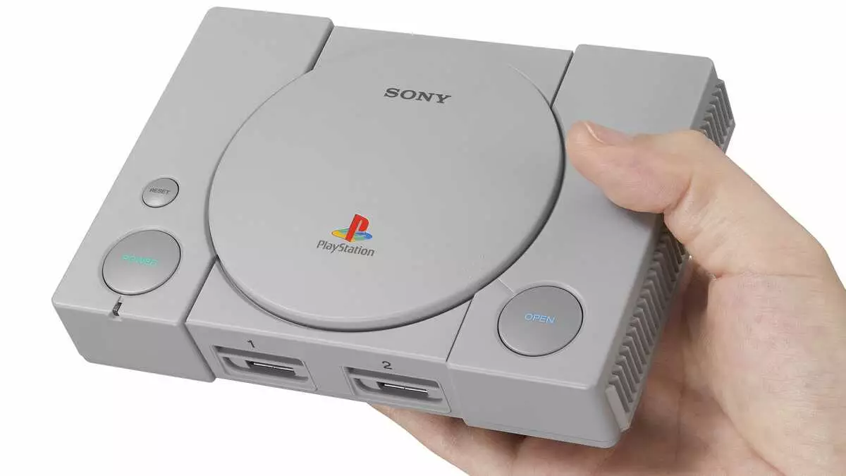 Le plus récent Sony PlayStation s'est effondré au prix trois fois. 28054_2