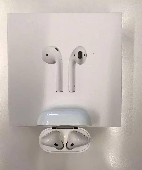 Apple Airpods Rússia 4