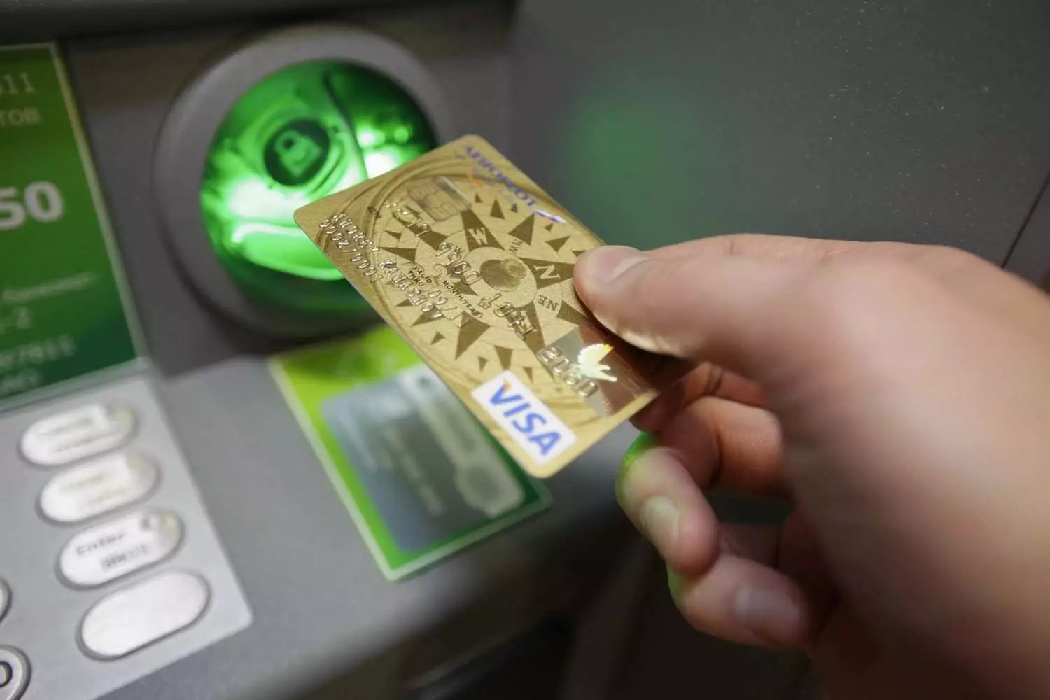Sberbank הציג דרישה חובה חדשה עבור כל מחזיקי כרטיס הבנק 28143_3