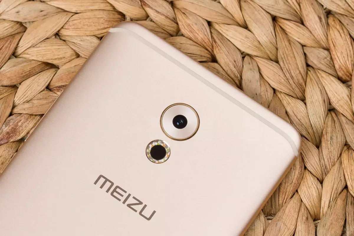 Di Rusia, harga runtuh pada Meizu Pro 6 ditambah - unggulan sekarang menjual untuk satu sen