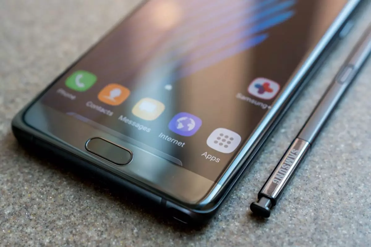 Samsung akan memblokir semua Galaxy Note 7 di Rusia