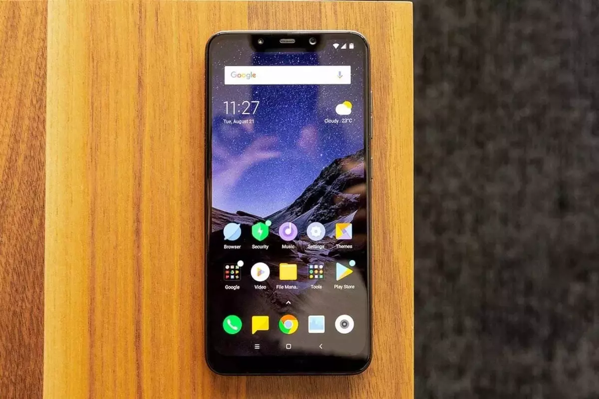 Xiaomi e bitsoang smartphone, e netefalitsoeng ho ntlafatsa ho ea ho nchafatsa 10,0 Q 28323_1