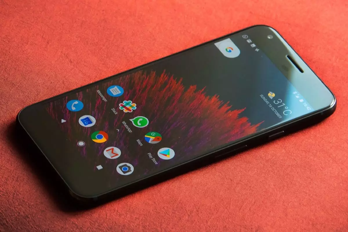 Nyiri ya Android azashaka kugura Google Pixel 2 - Amatangazo mu mpera zumwaka